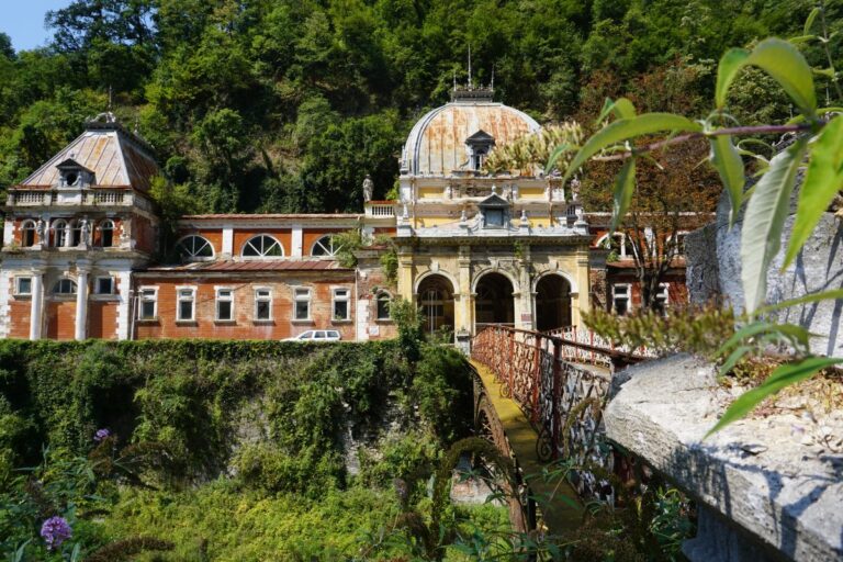 Ce poti vizita in Baile Herculane si imprejurimi: Muntii Cernei ...