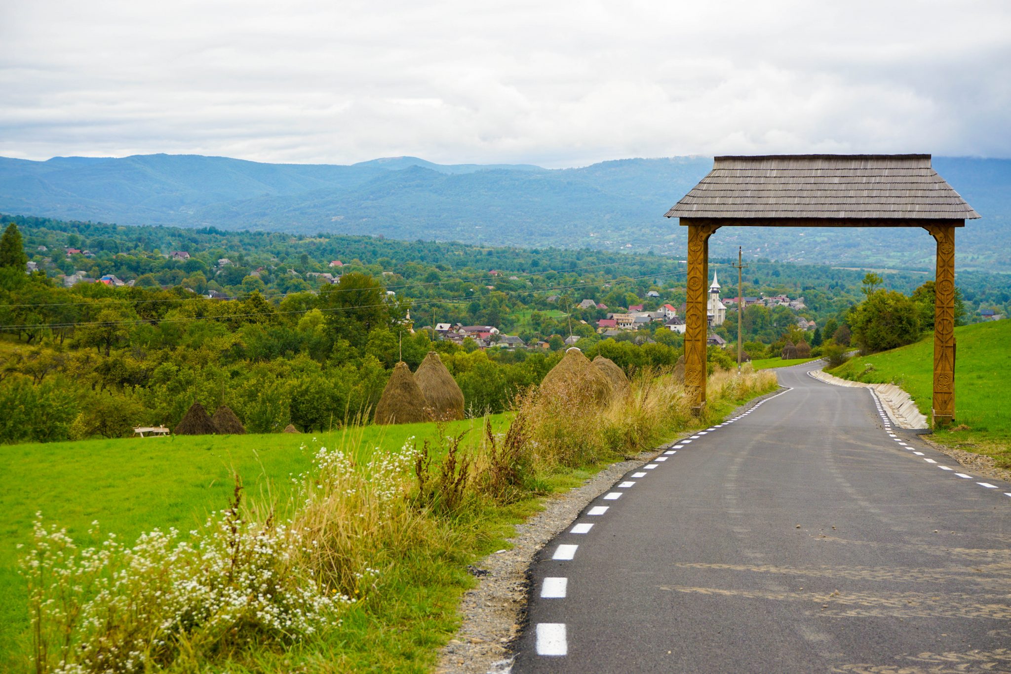 Ce să vezi în Breb, cel mai frumos sat din Maramureș? Despre porțile ...