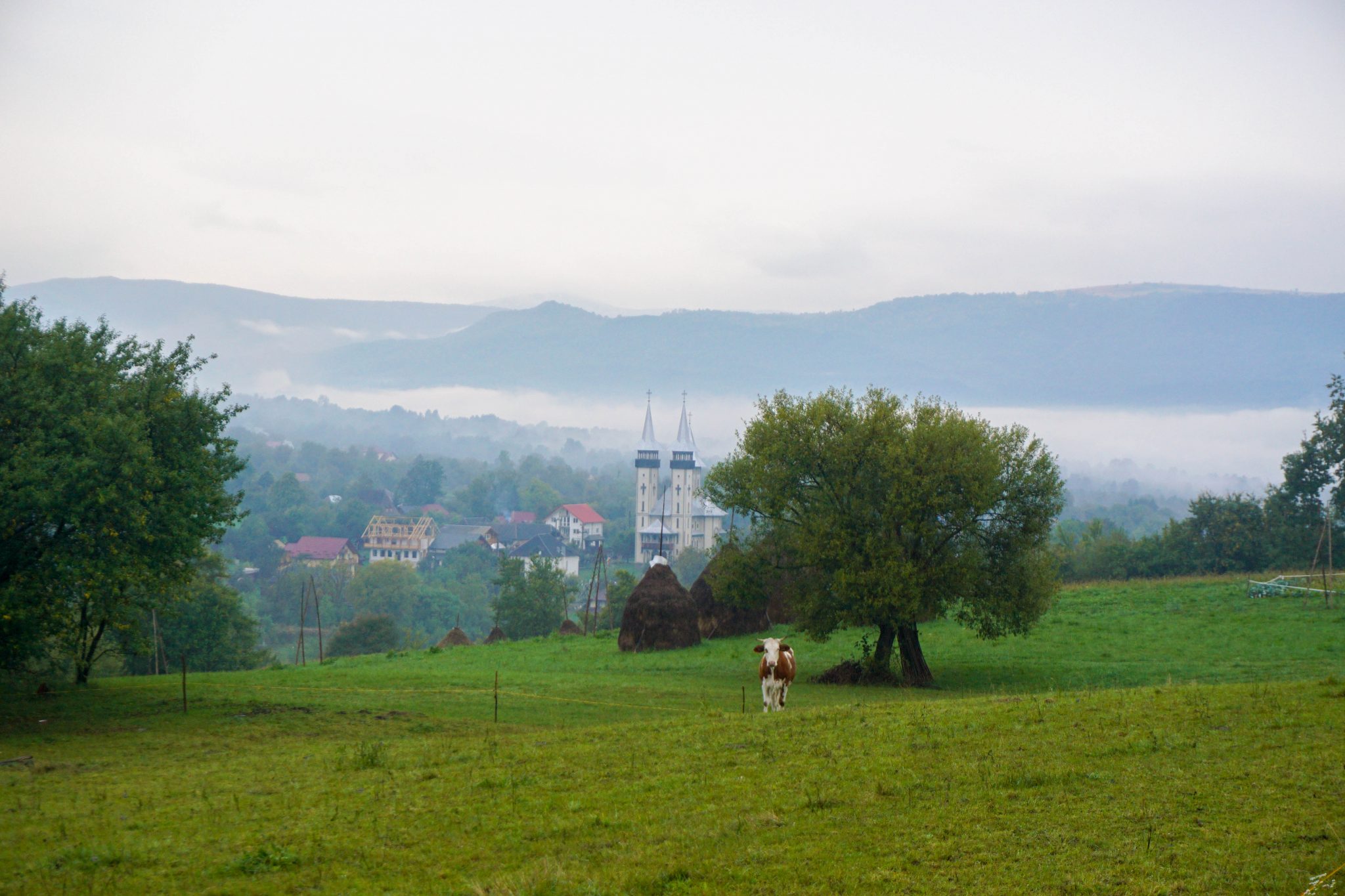 Ce să vezi în Breb, cel mai frumos sat din Maramureș? Despre porțile ...