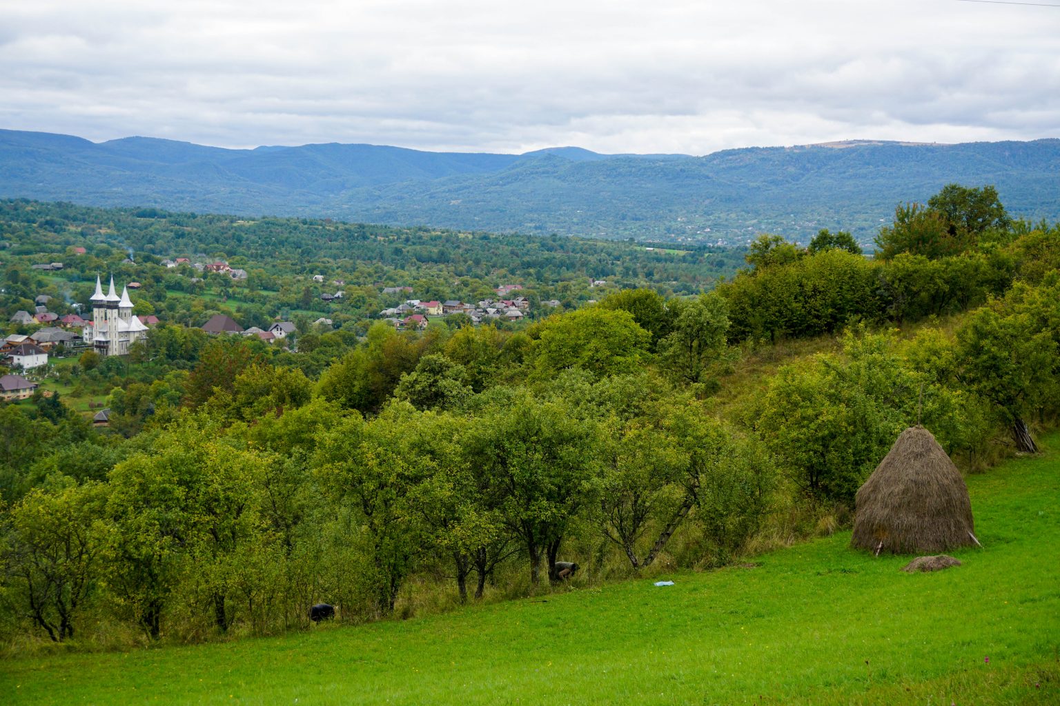 Ce să vezi în Breb, cel mai frumos sat din Maramureș? Despre porțile ...